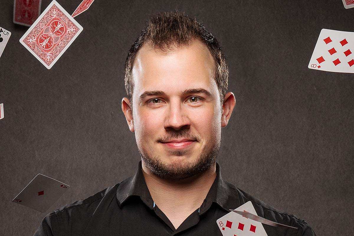Magician Max Zawacki Live at Magic Saloon San Antonio